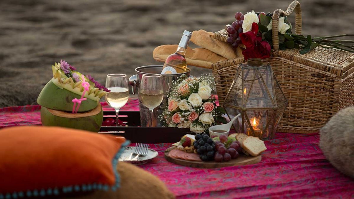 Sunset Picnic Berry Amour Villas | Dining Experience | 5 Star Villas in ...